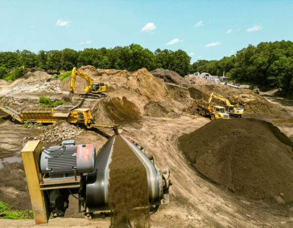 What Is the Difference Between Screened Loam, Fill, and Garden Soil ...